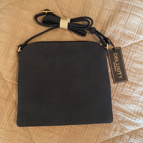 Deluxity Los Angeles | Bags | Deluxity Los Angeles Crossbody Purse ...